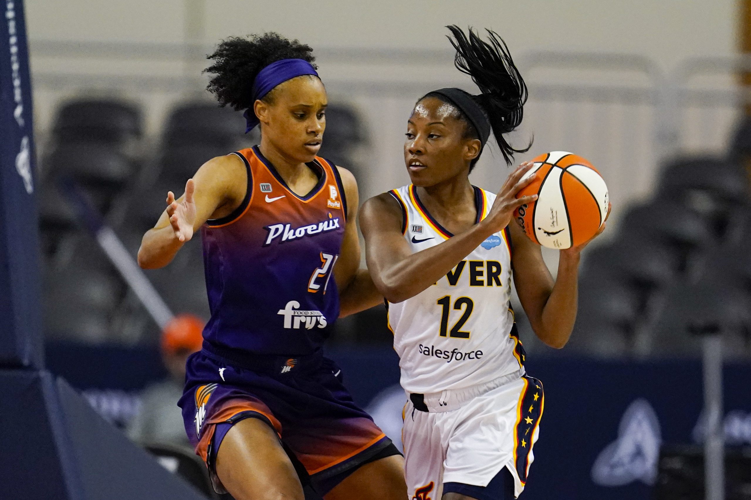 ‘Breezy’ stars in her role, earns extension with Mercury