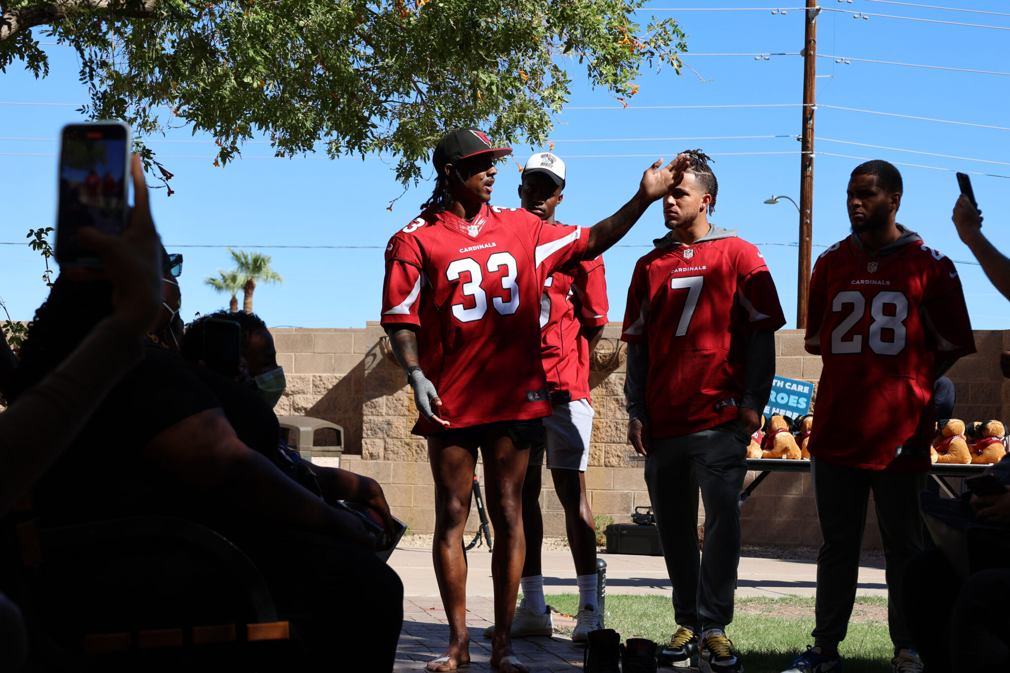 Cardinals DB Antonio Hamilton Visits Arizona Burn Center