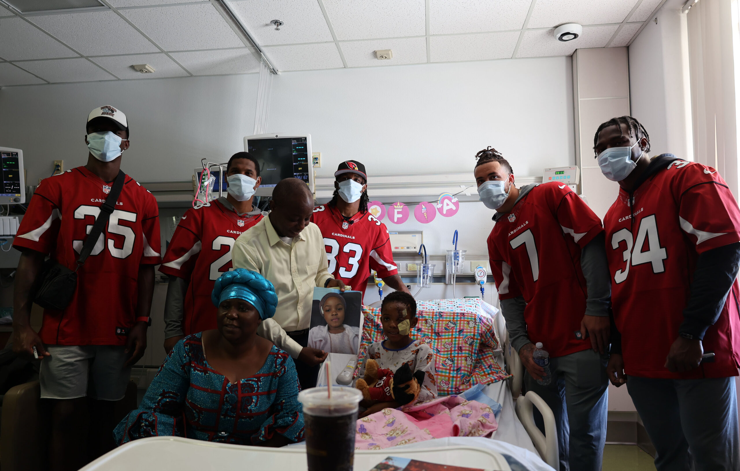 Cardinals DB Antonio Hamilton Visits Arizona Burn Center Cardinals DB Antonio Hamilton Visits Arizona Burn Center