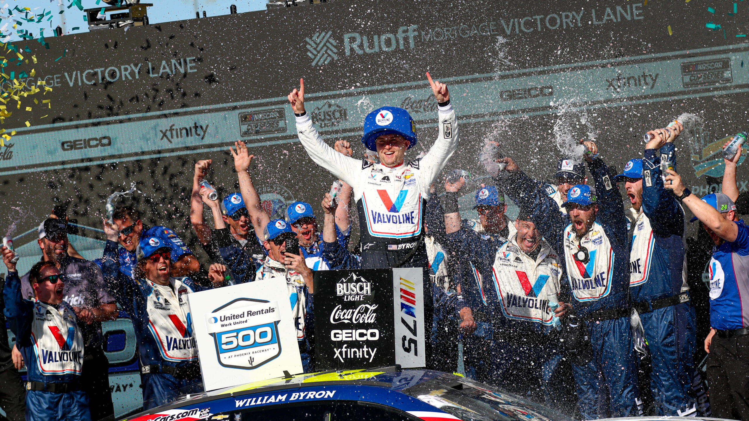 Clutch Performance Places William Byron in Phoenix Raceway Victory Lane
