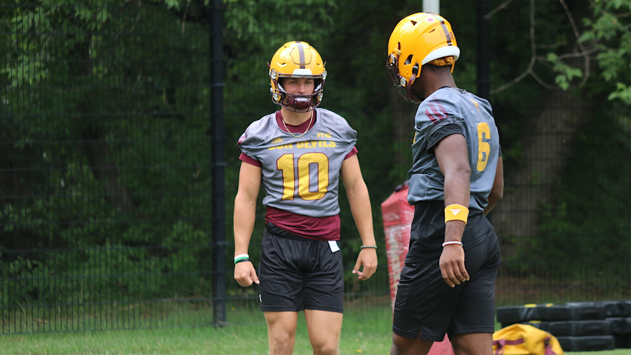 Sam Leavitt Wants to Bring Consistency, Versatility in QB Battle
